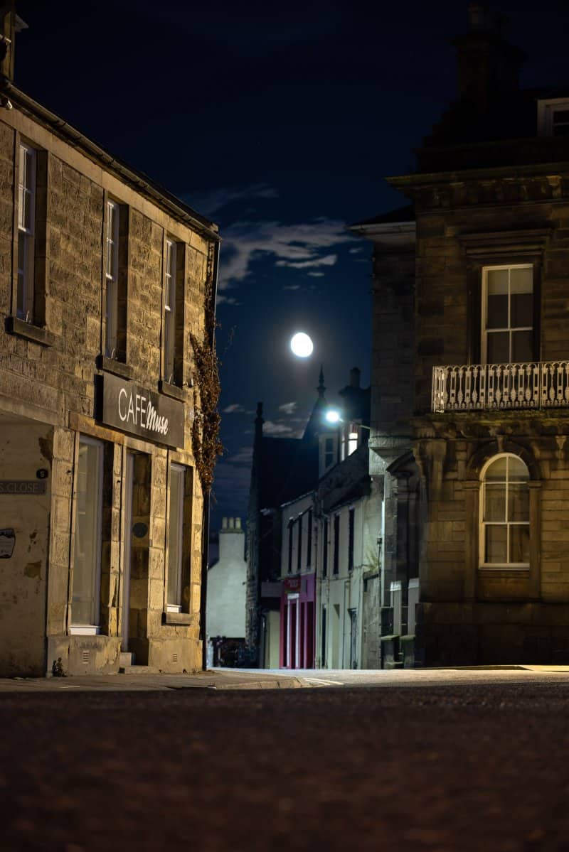 Elgin-Night ⋆ We Dream of Travel Blog