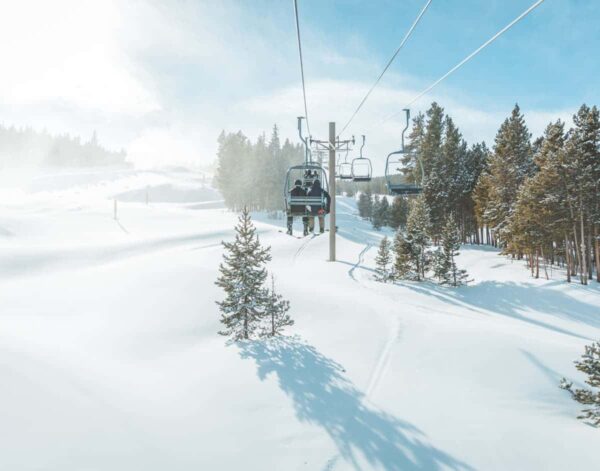 🏝 30 Best US Winter Vacations in 2024: Beaches to Slopes